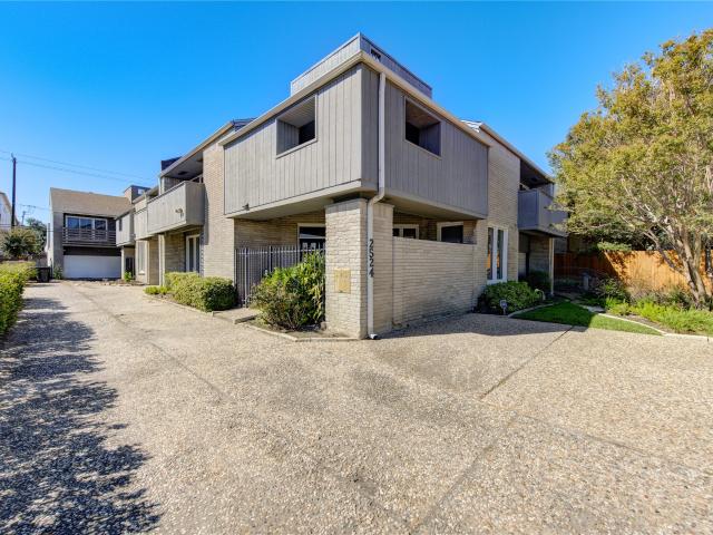 2524 Nantucket Dr, Unit B, Houston, TX 77057 | MLS #32290 | Compass