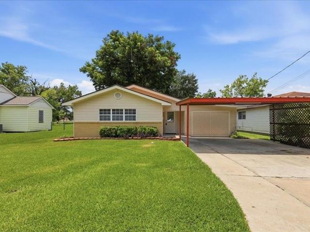 2524 Avenue B, Nederland, TX 77627