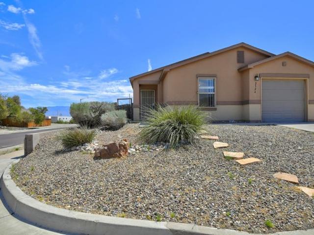 2524 Bixby St NW, Albuquerque, NM 87120