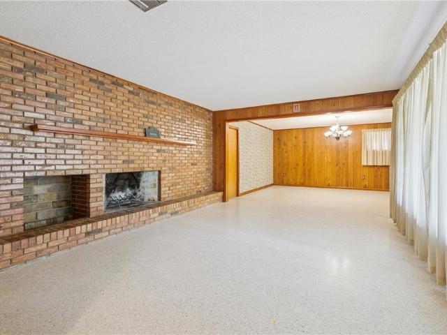 2524 Crestwood Road