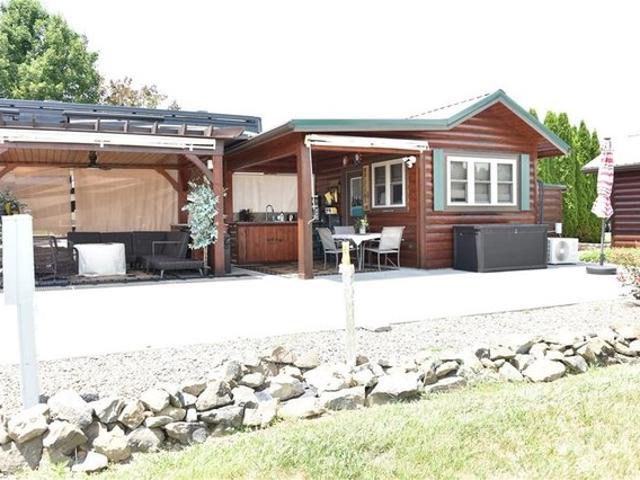 2524 Edmonds Rd, Galax, VA 24333