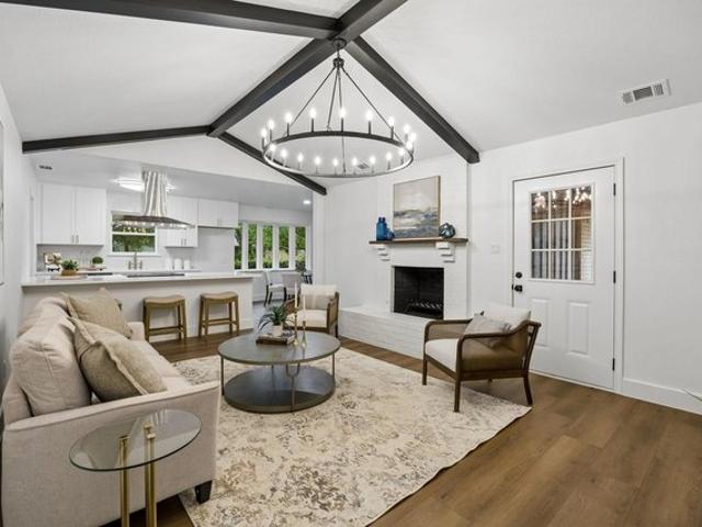 2524 Glen Lea Dr, Irving, TX 75062