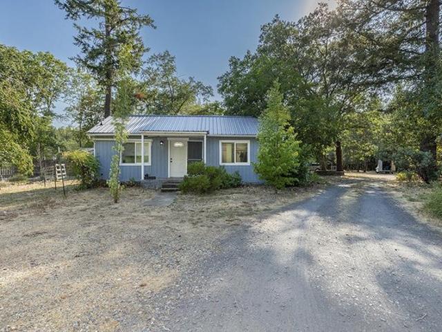 2524 Rockydale Rd, Cave Junction, OR 97523
