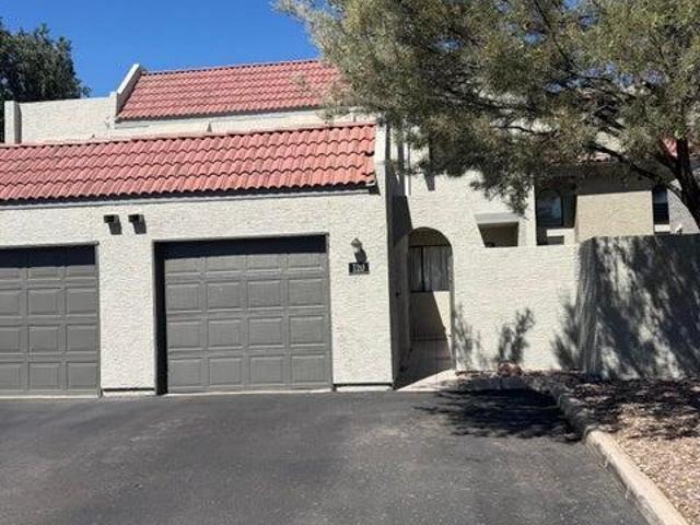 2524 s el paradiso # 120