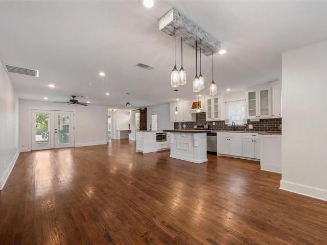2524 Watauga Road