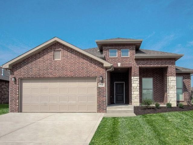25259 W 92nd Ter, Lenexa, KS 66227