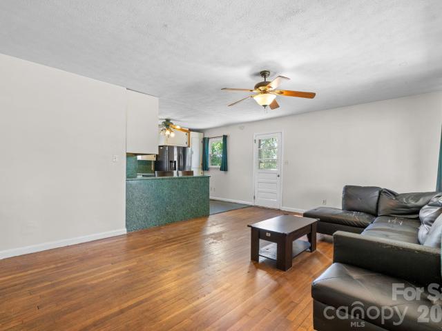 2525 Old Trenton Place