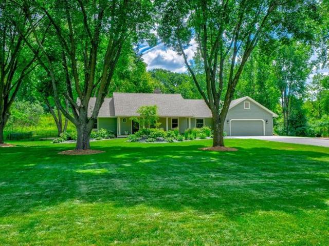 2525 Oriole Ave N, Stillwater, MN 55082