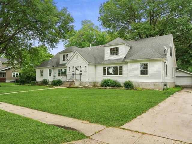 2525 and 2527 51st St, Des Moines, IA 50310