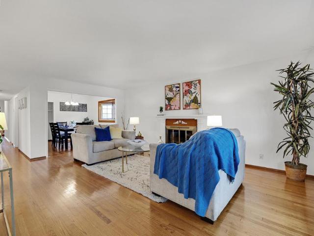 2525 Bruce Dr