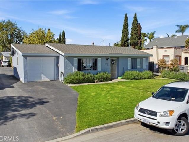 2525 Elden Ave, Costa Mesa, CA 92627