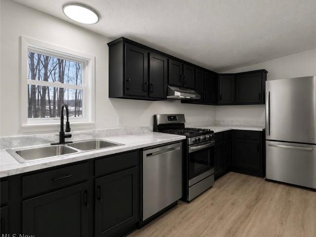 2525 Panther Drive NE