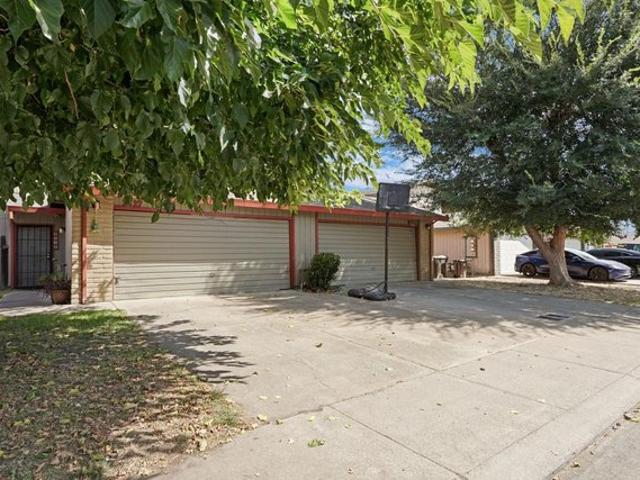 2525 Plantation Pl, Stockton, CA 95209