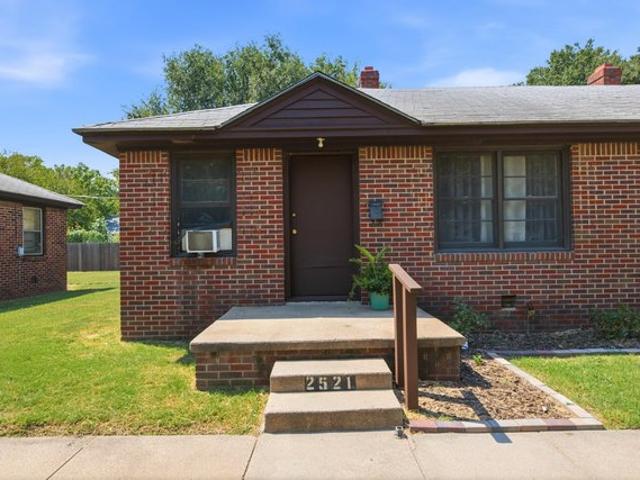 2525 S Ellis Ave, Wichita, KS 67216