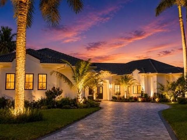 2525 Seminole Cir, West Palm Beach, FL 33409