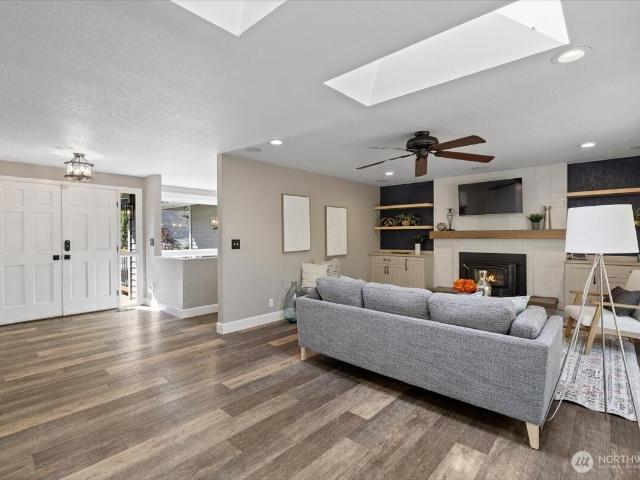 2525 th Court SE