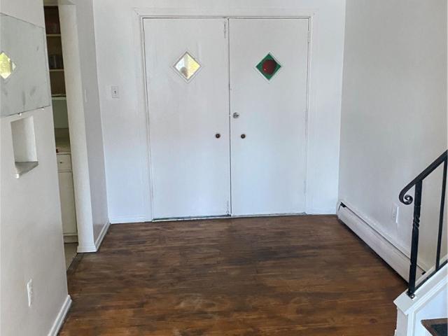2525 Webster Ave