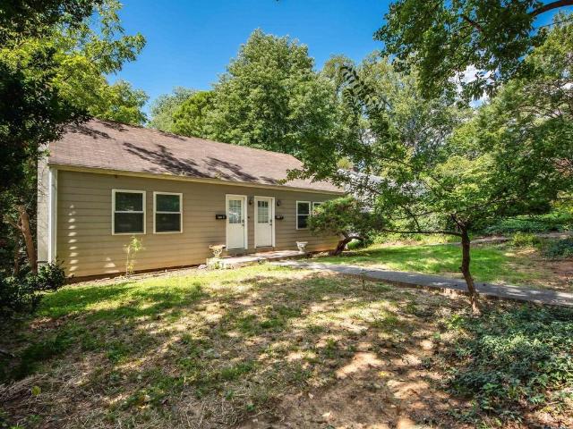 2525 Woodland Dr