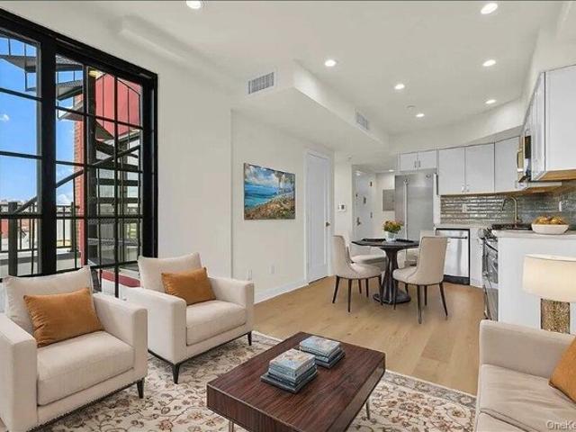 2525 31st Ave Unit 7A, Astoria, NY 11106