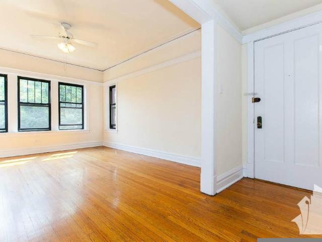 2526 North Kedzie Avenue, 1 bed, 1 full bath