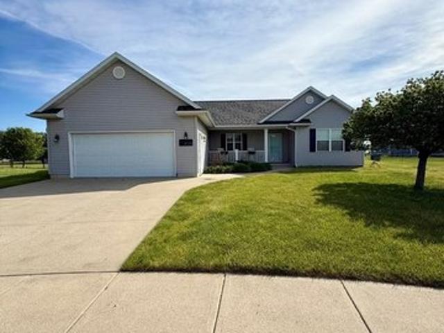 2526 Hickory Cir, Fort Dodge, IA 50501