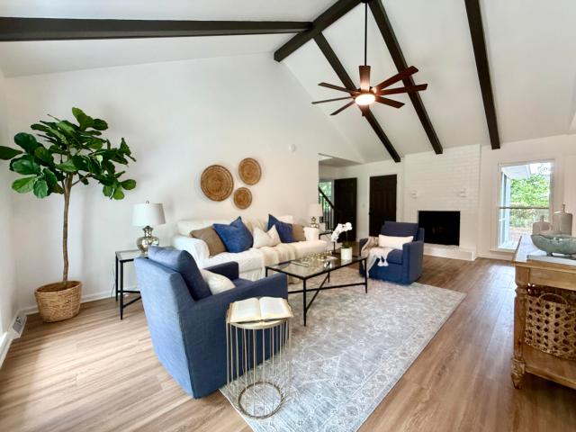 2526 Longbranch Drive