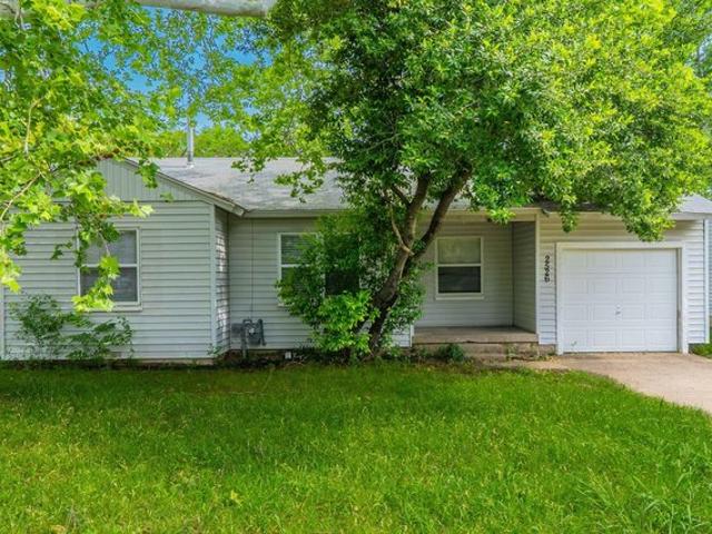 2526 Rolinda Dr, Dallas, TX 75211