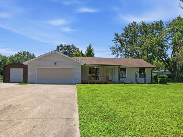2526 SE Blair Dr, Topeka, KS 66605