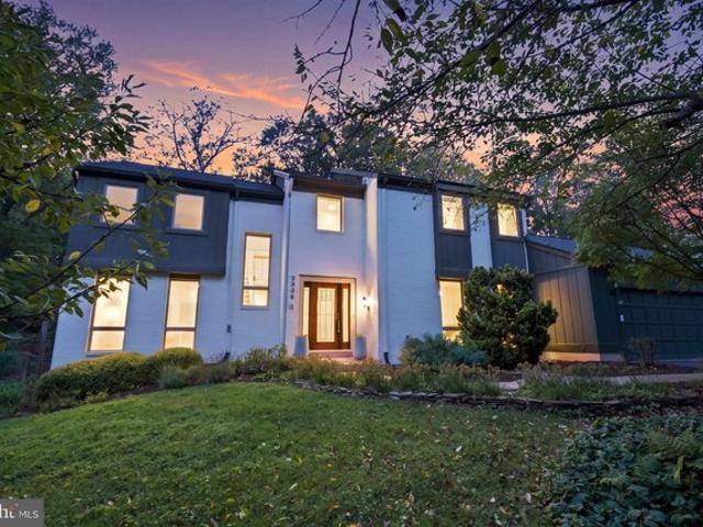 2526 Spanish Moss Ct, Reston, VA 20191