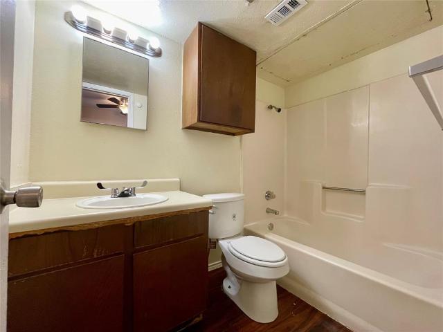 2526 W Prairie Street # 203