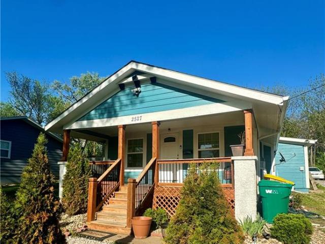 2527 N 43RD Street