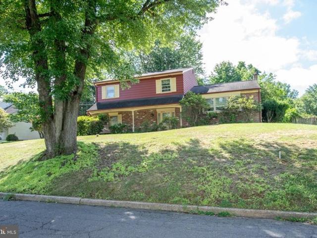 2527 Arrowhead Dr, Feasterville Trevose, PA 19053