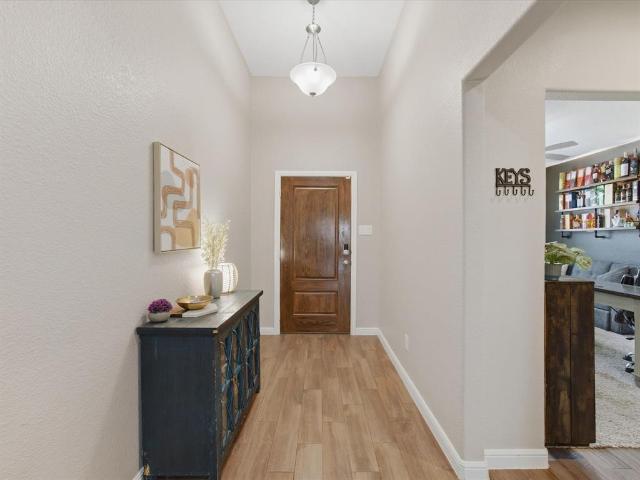 2527 Candle Lane