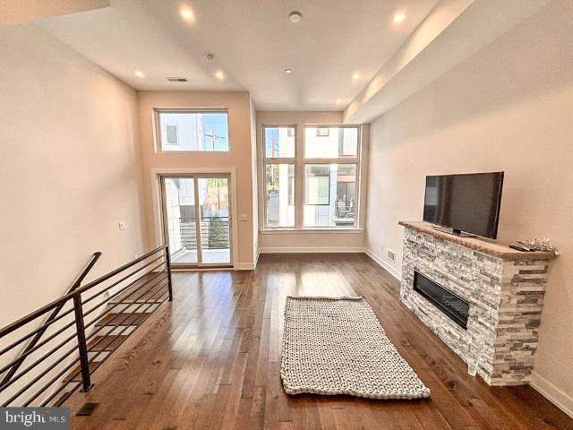 2527 Graduate Square