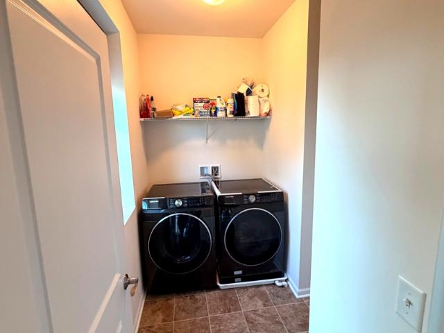 2527 Huntleigh Lane