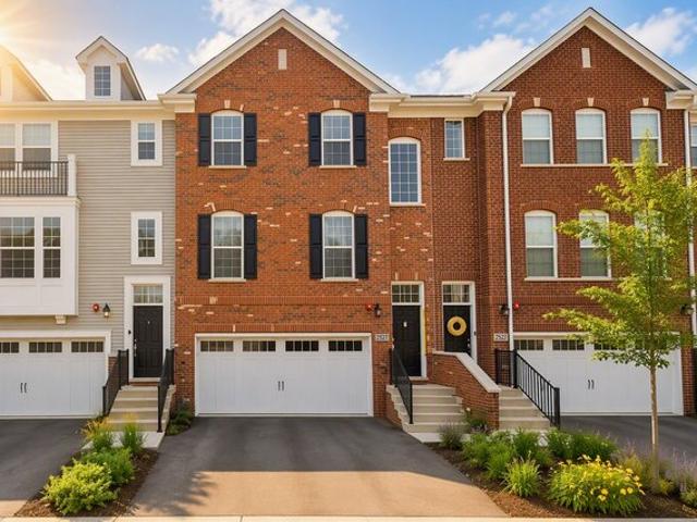 2527 Huntleigh Ln, Woodridge, IL 60517