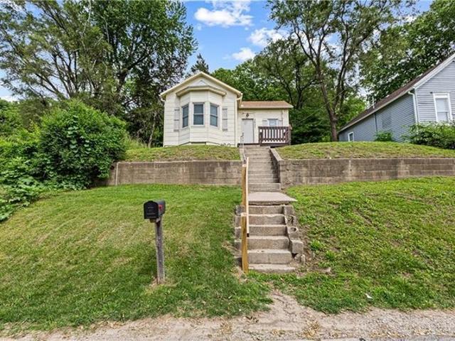2527 S 13th St, Saint Joseph, MO 64503