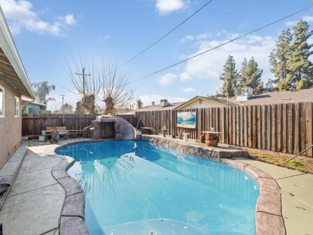 2527 S Linda Vista St, Visalia, CA 93277 | MLS #642285 | Compass