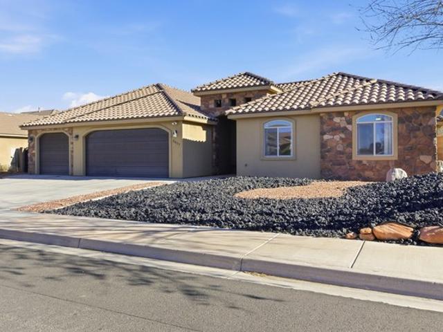 2527 S Wilson Dr, Hurricane, UT 84737