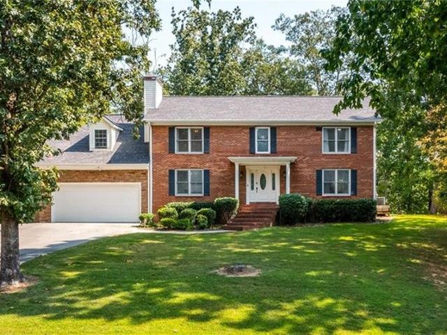 2527 Venture Cir, Gainesville, GA 30506