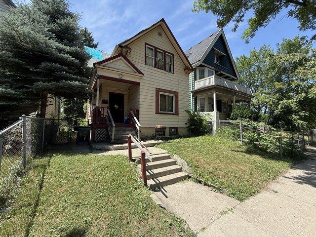 2527 W Monroe St, Milwaukee, WI 53206