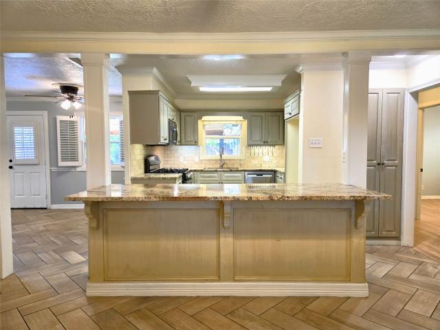 2527 Willowby Drive