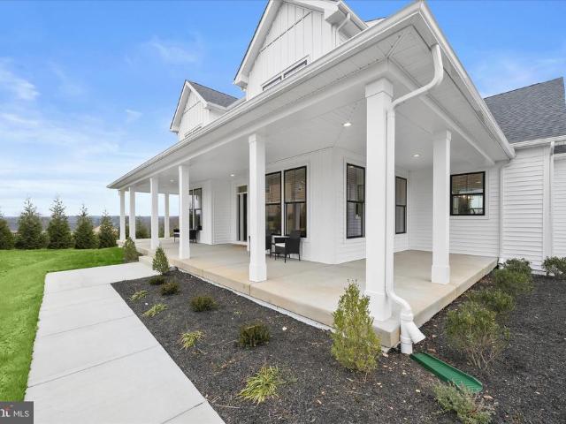 2527A Fourleaf Drive