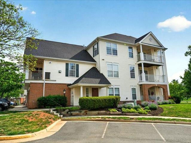 25280 Lake Shore Sq Unit 205, Chantilly, VA 20152