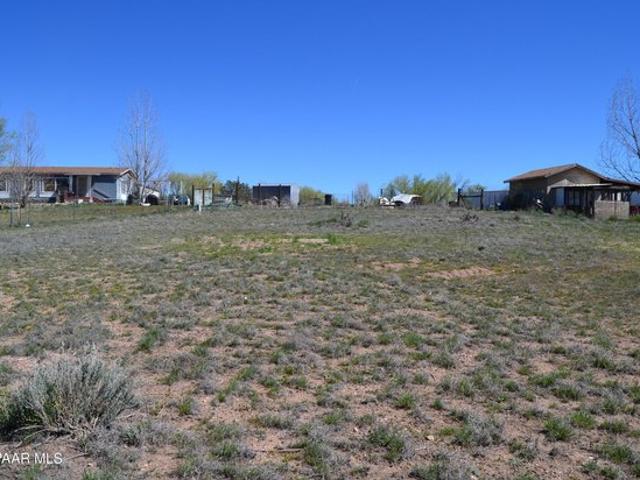 25285 N Lakeside Dr, Paulden, AZ 86334
