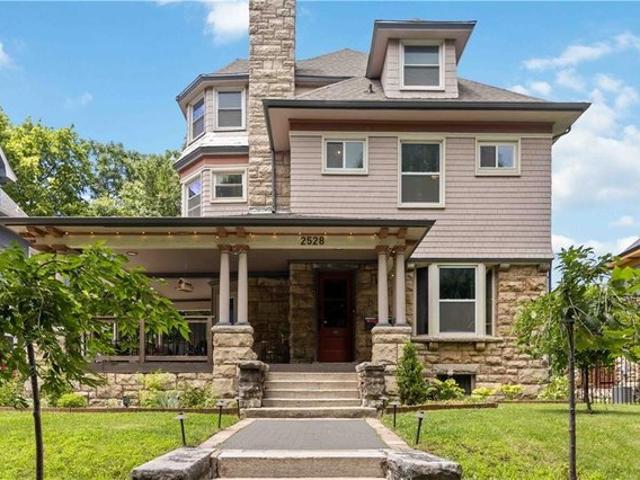 2528 Benton Blvd, Kansas City, MO 64127