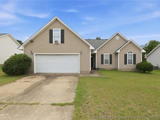 2528 Crumpler Dr, Hope Mills, NC 28348