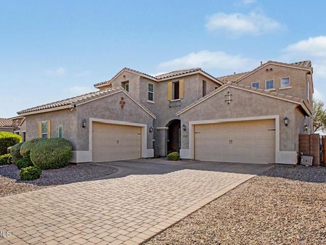 2528 E Tomahawk Ct, Gilbert, AZ 85298