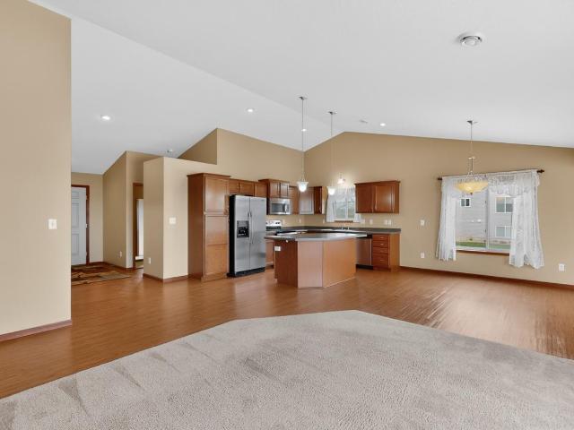 2528 Hawk Ridge Court SE