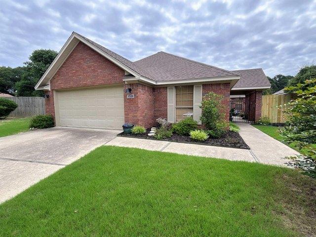 2528 Jasmine Dr, Benton, AR 72015